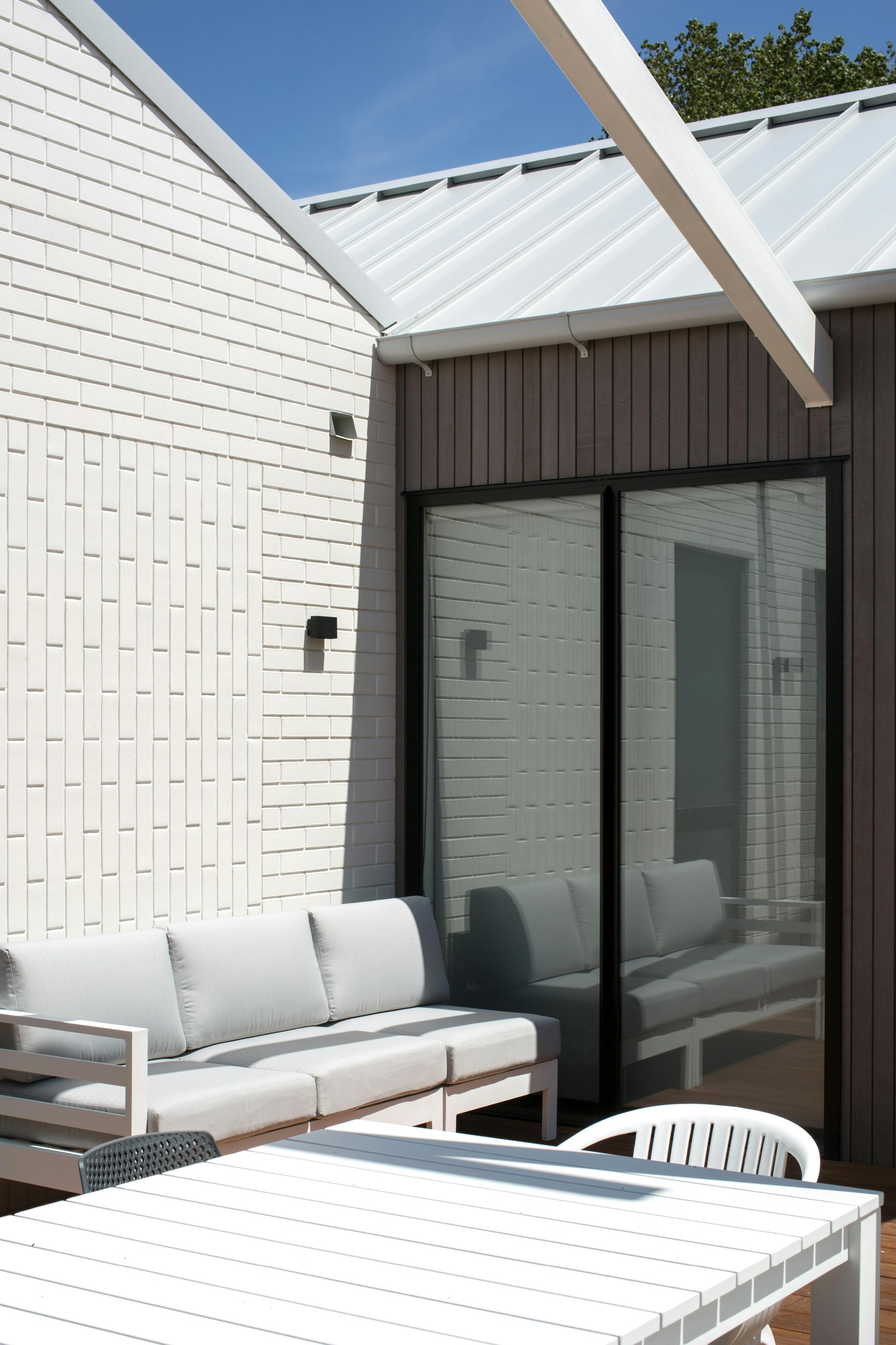 prau - triple gable house